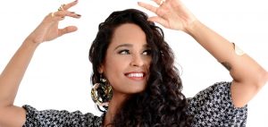 Carla Visi chega aos 50 anos como cantora baiana amada no mundo ...