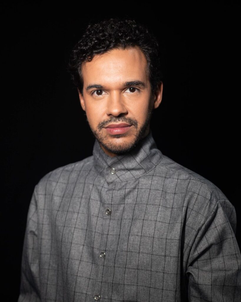 O Universo Está Vivo Como Um Animal estreia sob fortes aplausos em São ...