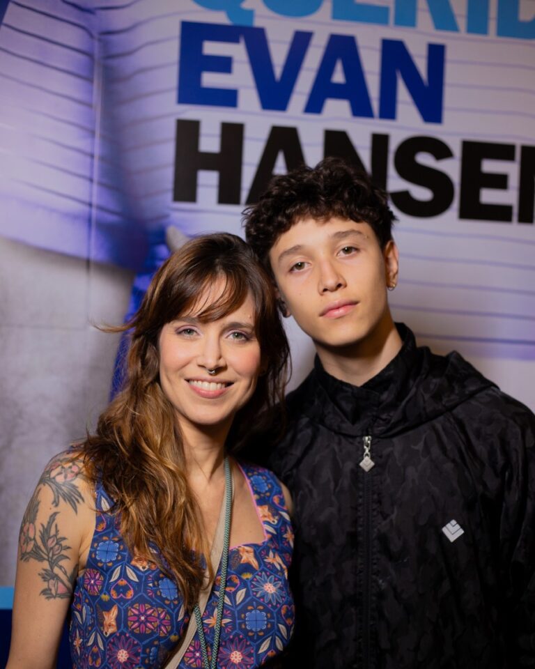 Crítica: Querido Evan Hansen toca alma do público, lança astro Gab Lara ...