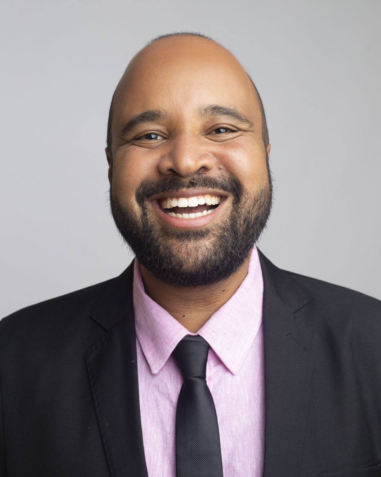 Peça aclamada em Nova York, JOB chega ao Teatro Vivo com Bianca Bin e ...