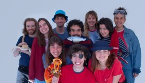 Carol Hubner estreia como diretora em Santa Selene do Olho Tapado da ...